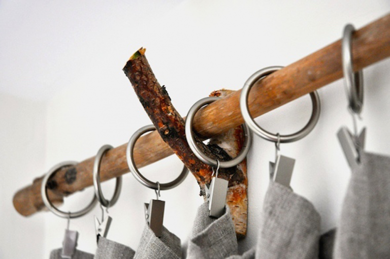 DIY : How to make a twig curtain rod