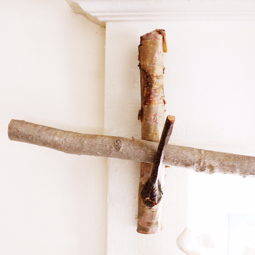 DIY : How to make a twig curtain rod