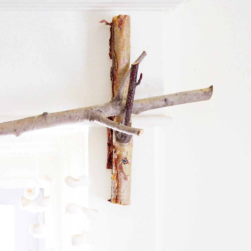 DIY : How to make a twig curtain rod