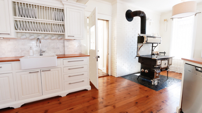 Kitchen renovation: 1998 called & wants your kitchen back